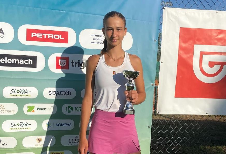 U18: Ela Plošnik in Rocco Bukovec najboljša na zaključnem Mastersu ...